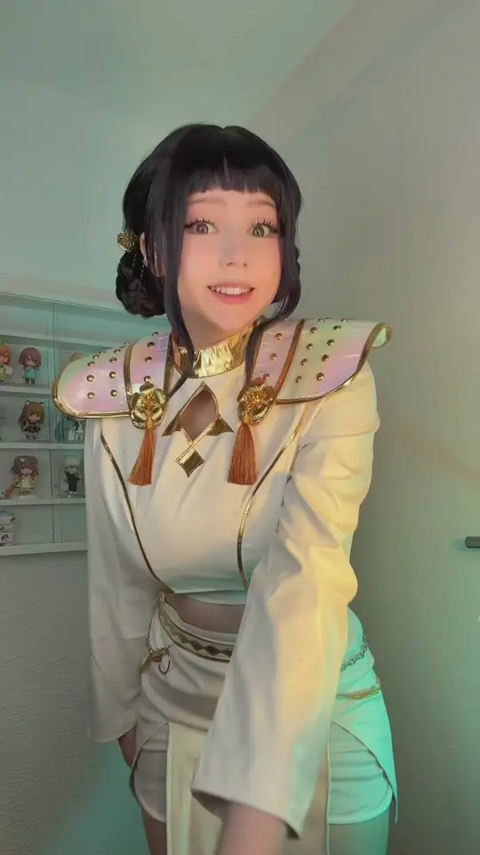 twitch.tv/upminaa (@upminaa.cos) - Urlebird