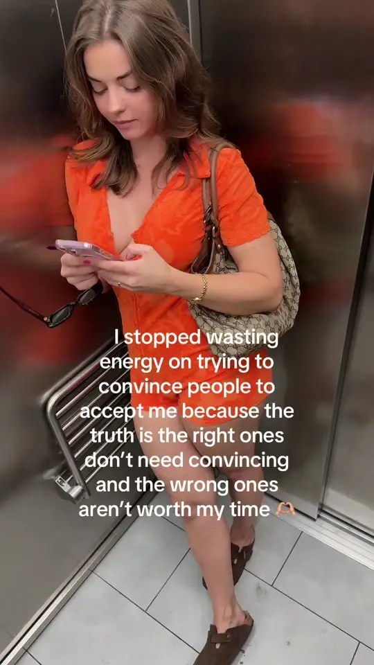 Emma Lex (@emmatsgirl) - Urlebird