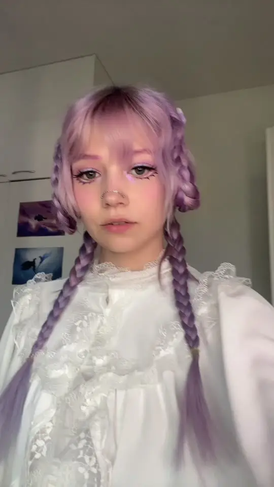 mooshyq (@mooshhq) - Urlebird