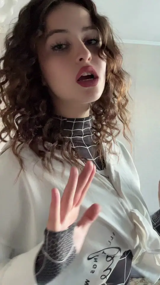 114.2K hearts, 5.05K | Elowen (@elowen.fawn)