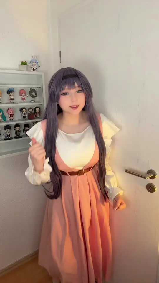 twitch.tv/upminaa (@upminaa.cos) - Urlebird