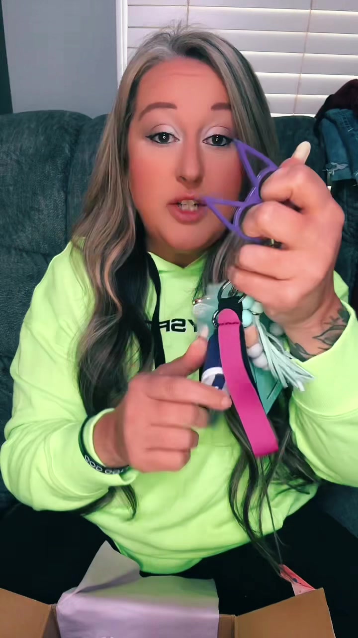 MINDI NICOLE (@mindinicole26) - Urlebird