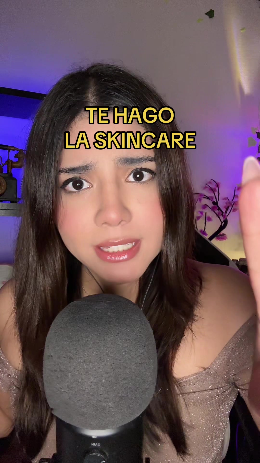 Anny Asmr (@annyasmr) - Urlebird