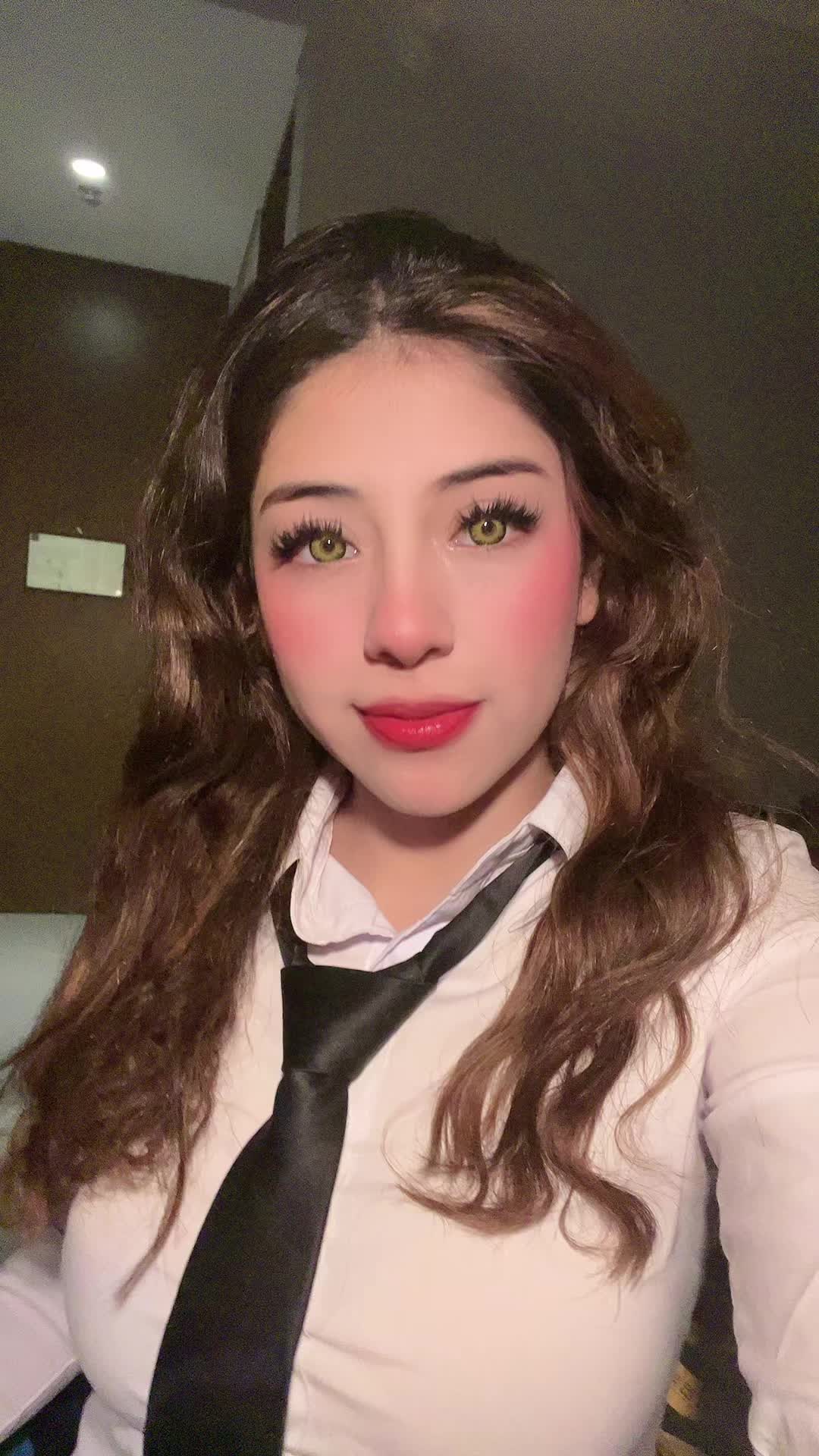 Zully (@zullyy_cs) - Urlebird