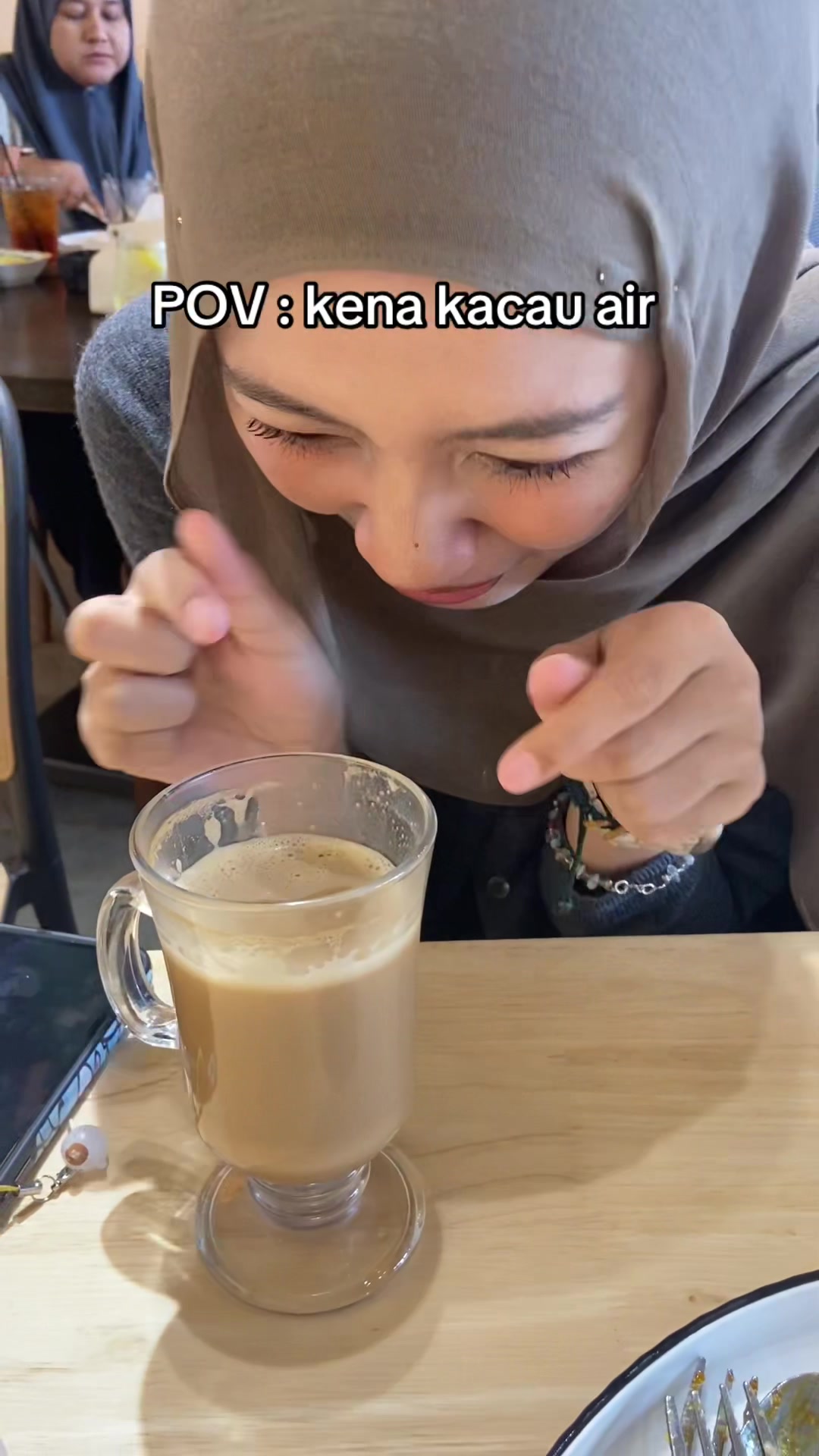 @Ayatoes 🍉 tolong kacau air jap | scarletcress (@scarletcress)