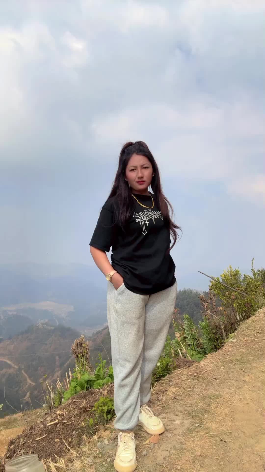 timita dabbal Maya launa sarai | thokarsya ️‍🔥 (@sonuthokar53)