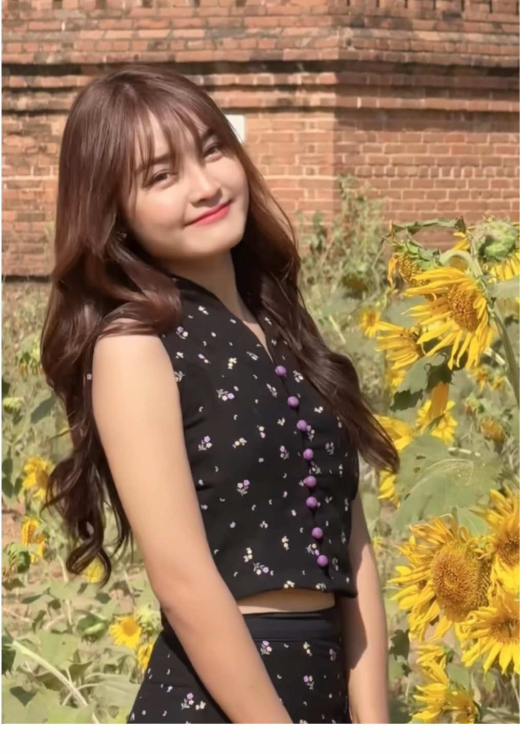 နေကြာပန်းလေးများနဲ့🌻#fypシ゚ #fouryou | Sℎw𝑒 𝐻s𝑢 𝑃a𝑖n𝑔 (@shwehsupaing5)