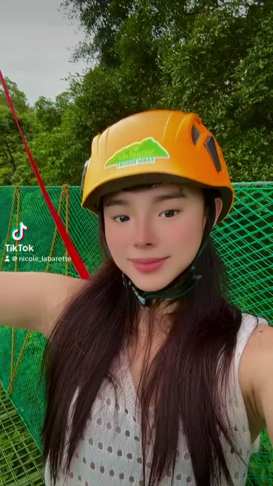 nicolelabarette (@nicole_labarette) - Urlebird