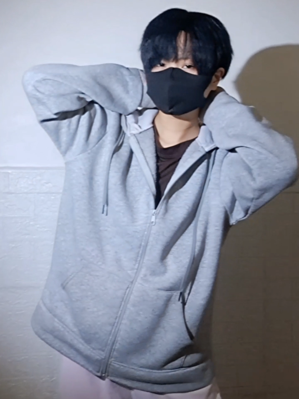 𝗠𝗜𝗞𝗨𝗡 (@mikun190) - Urlebird