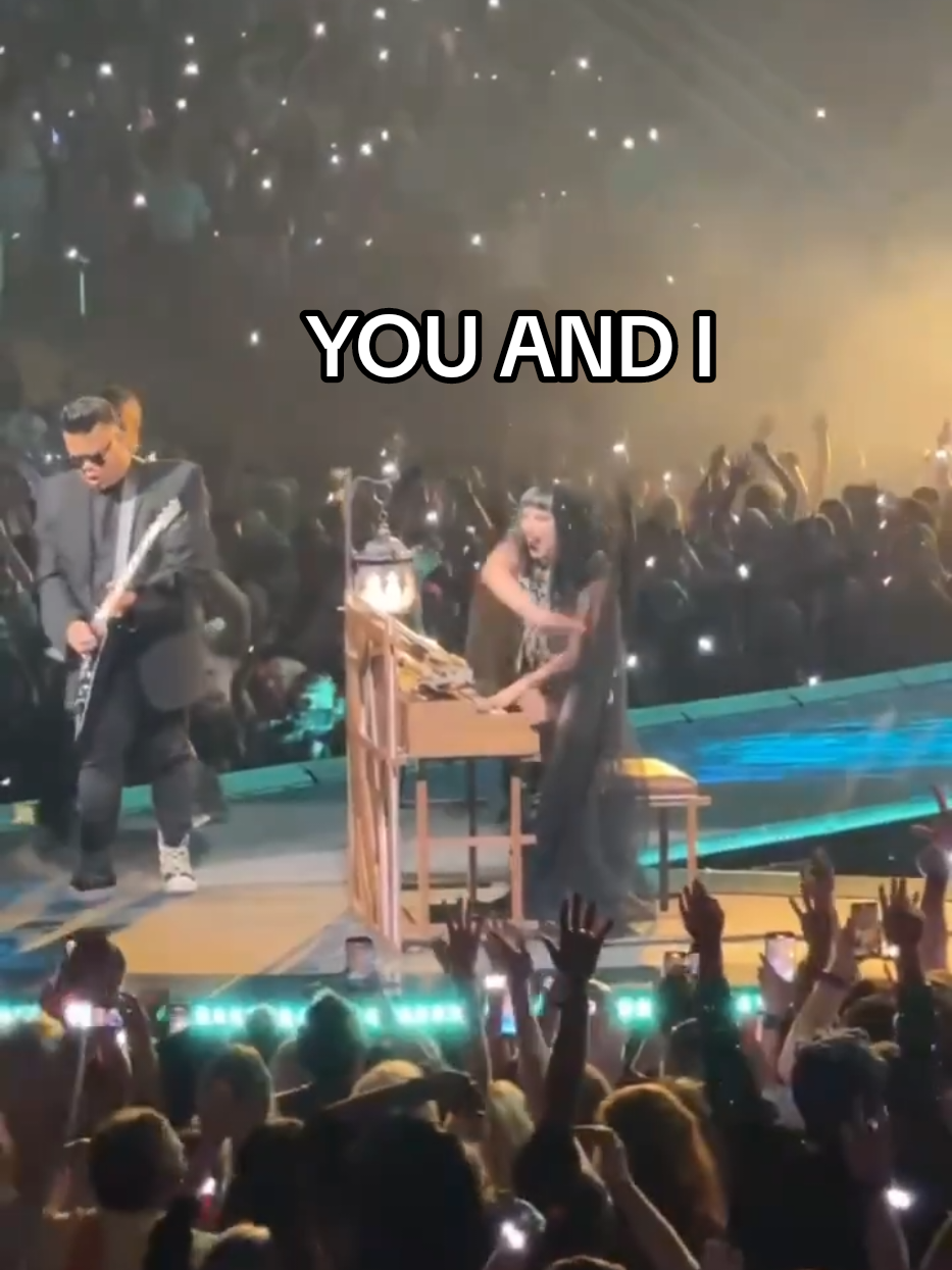 My first try of this dance but I | Evi 🌺 (@littlebirdevi)