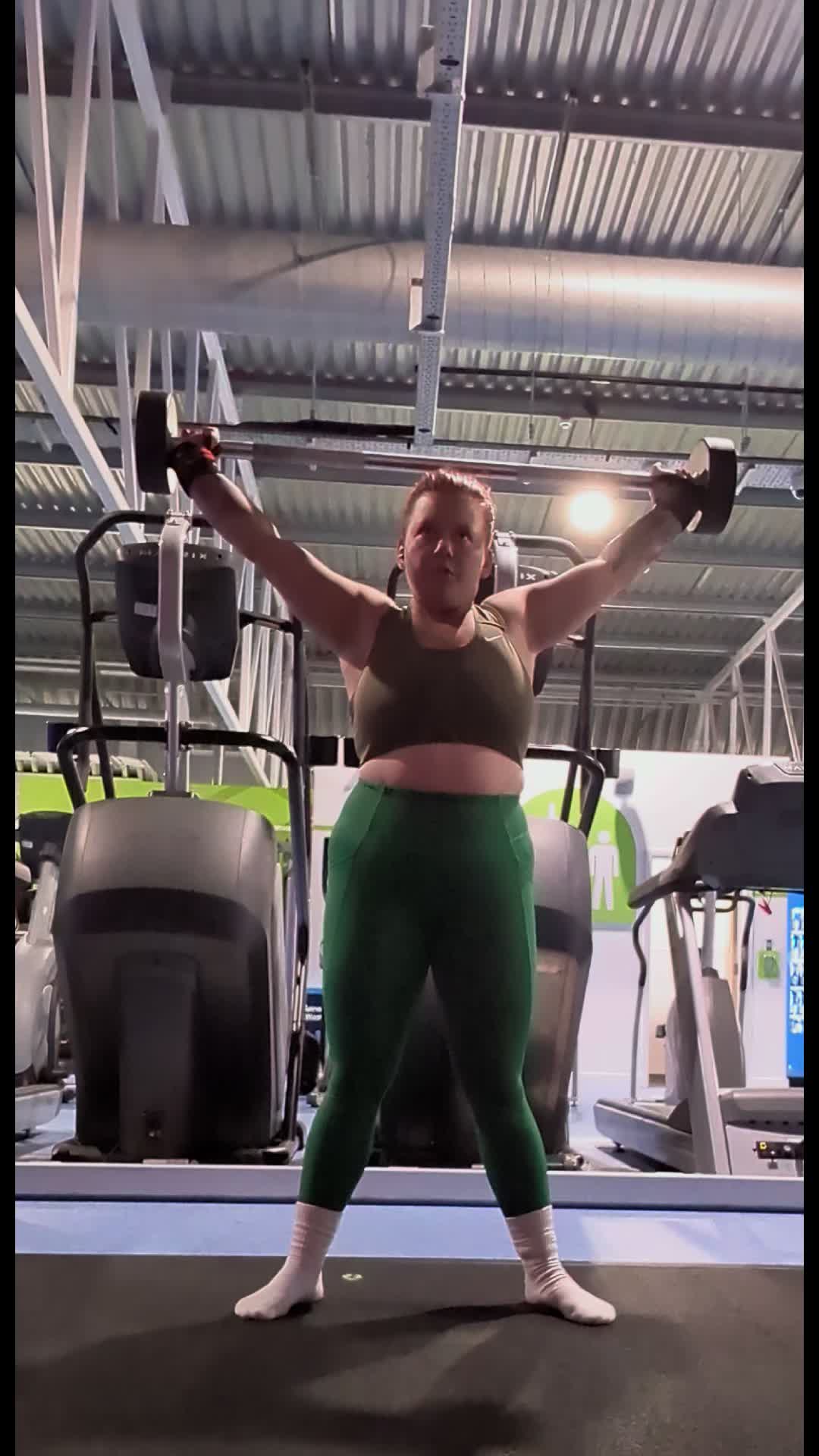 Victoria Rae Matthews (@vicraee) - Urlebird