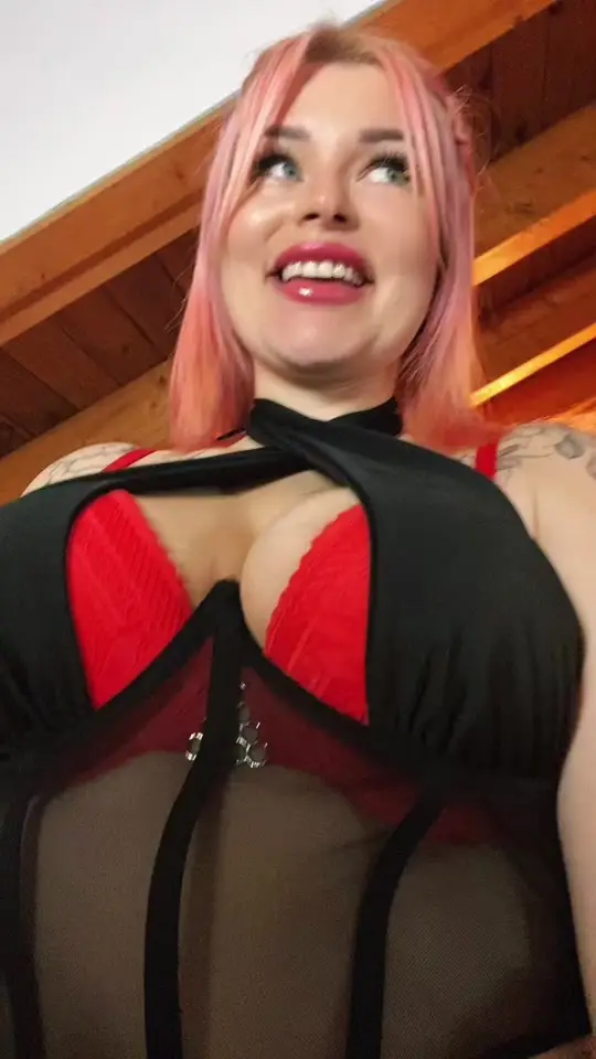 Lilou Luv (@lilouluv0) - Urlebird