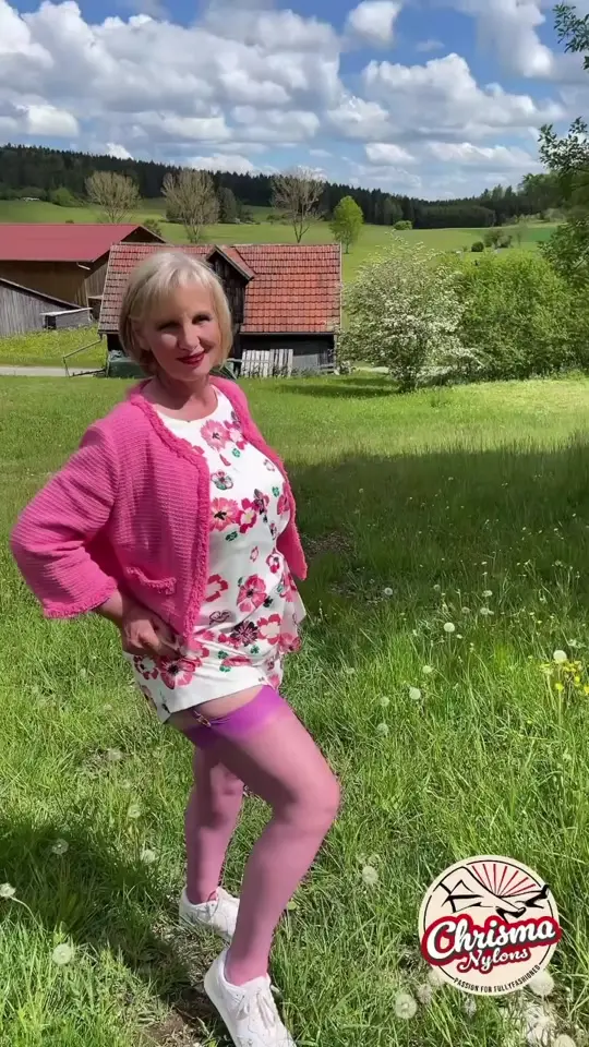 Chrisma (@chrisma_nylons) - Urlebird