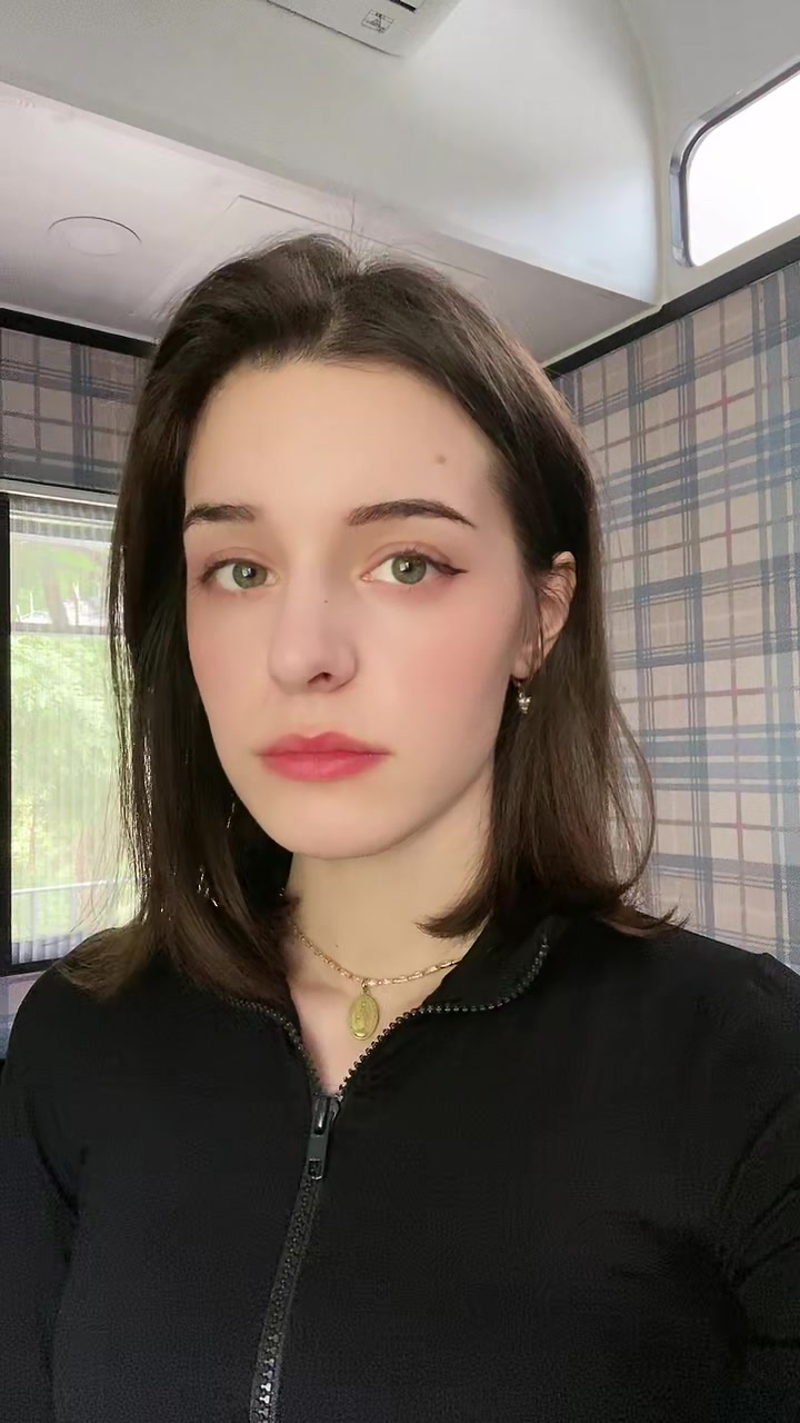 Masha Lefter (@masha.lefter) - Urlebird