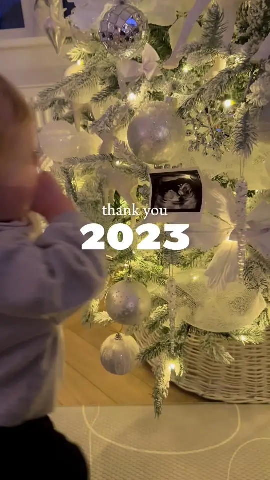 Ashlee Louise (@ashlee_louise) - Urlebird