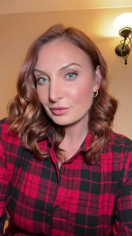 Peaches (@stickiest_peach) - Urlebird