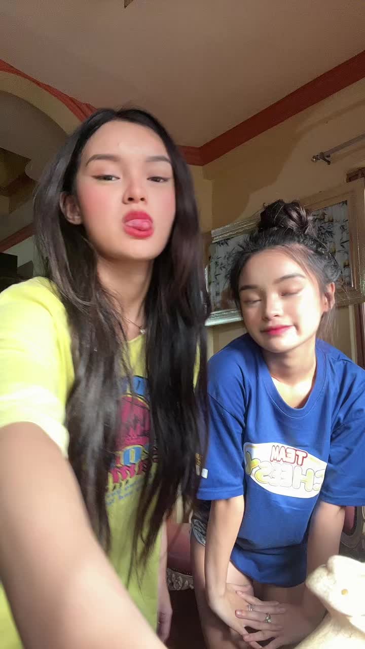 Super init🤧 summer is near already | aicyandtrisha (@fabetwinz)