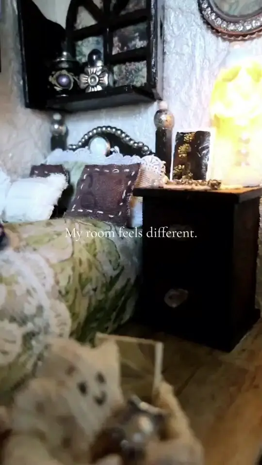 Hazel Hellebore (@hazelhellebore) - Urlebird