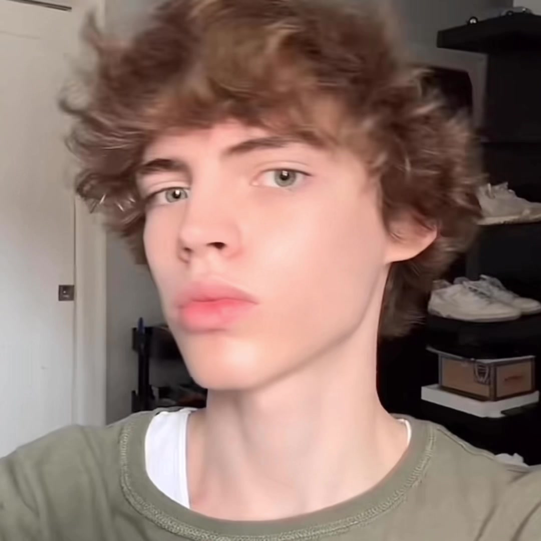 CallumVerseOfficial (@callum_verse_official) - Urlebird