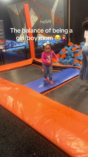 em có cây bút #linhtitxinh #viralvideo | Linhtitxinh (@lingggtit)