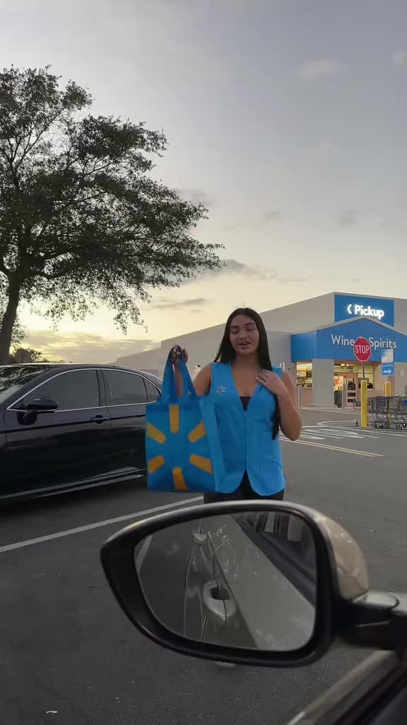 Noemy (@noemyisicool_) - Urlebird