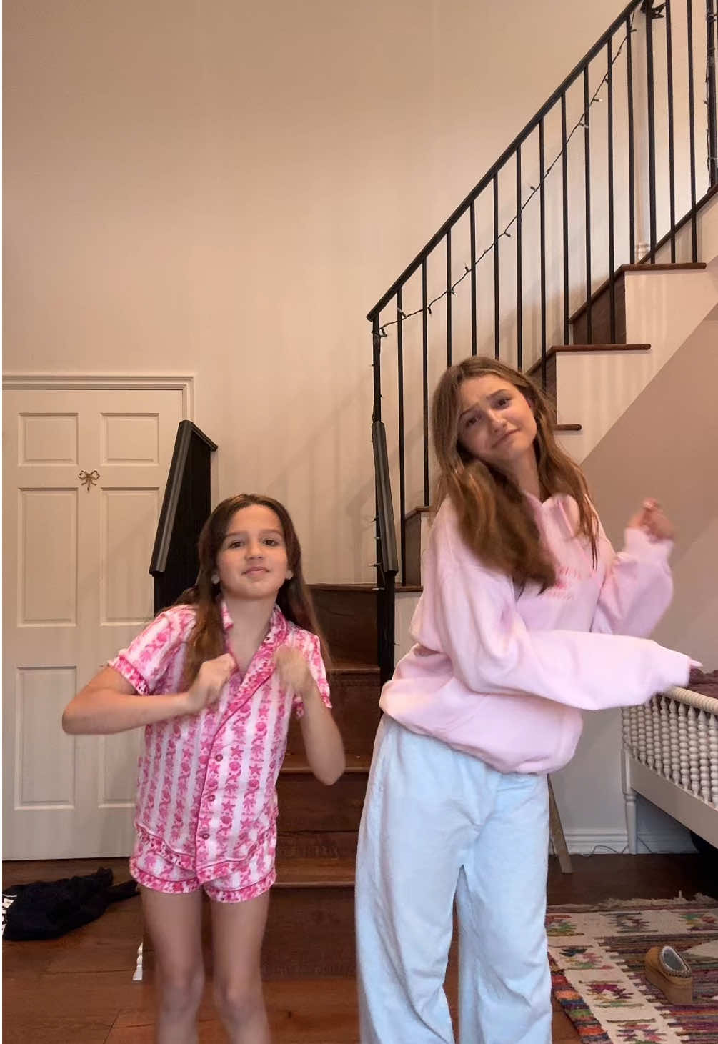we hit that @PINK PALM PUFF | leah 🌟 (@justleahgrwm)