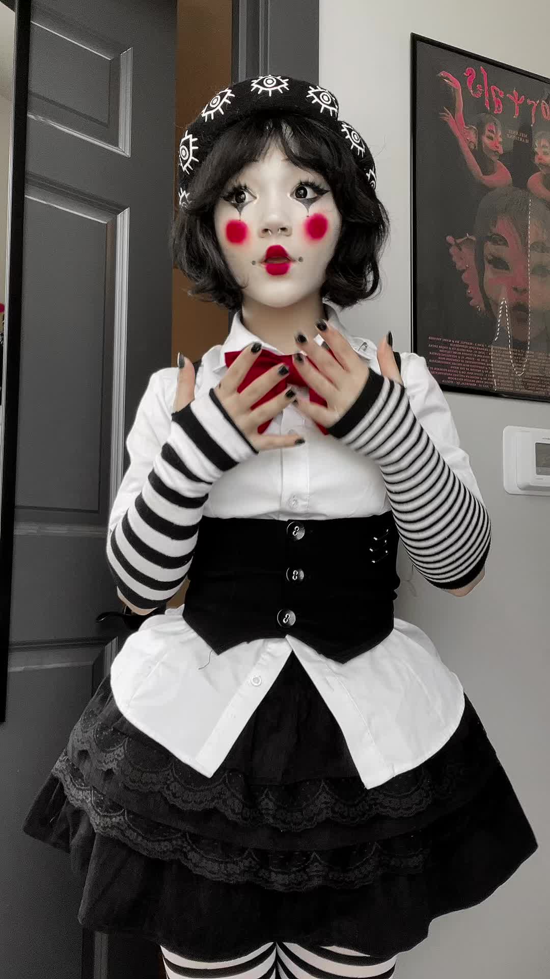 ᵍᵃˡˡʸ (@gallykittyrocks) - Urlebird