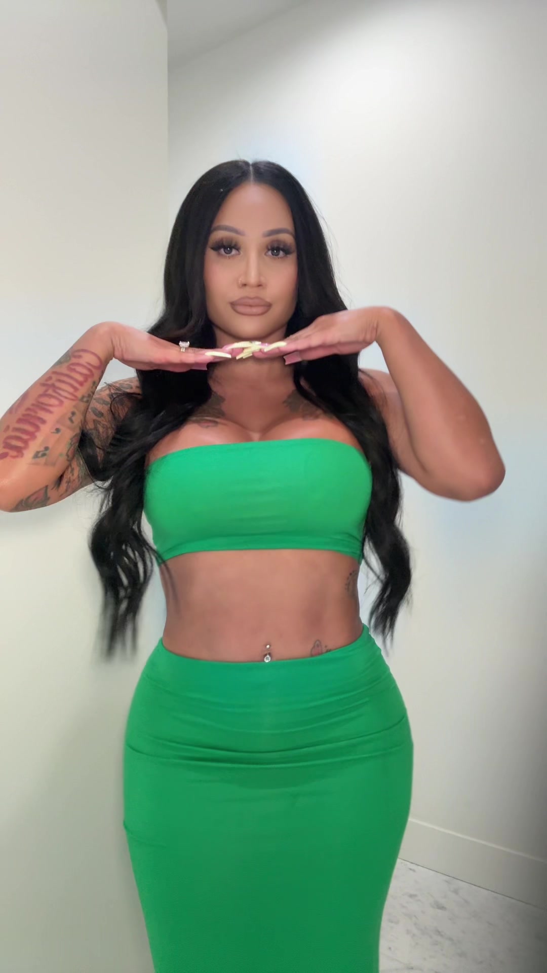 Maria Estella (@mariaestella_xo) - Urlebird