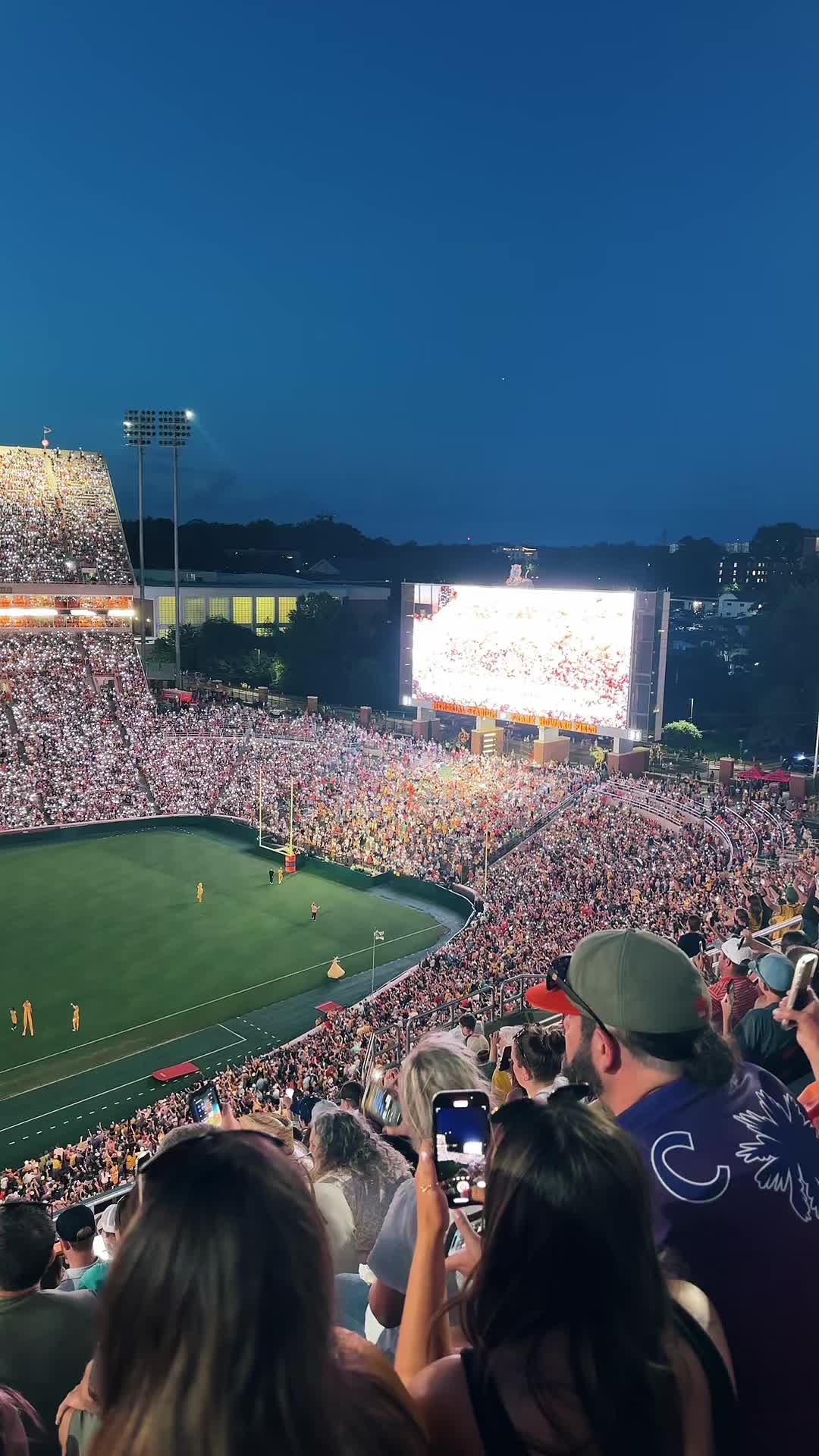 MINDI NICOLE (@mindinicole26) - Urlebird