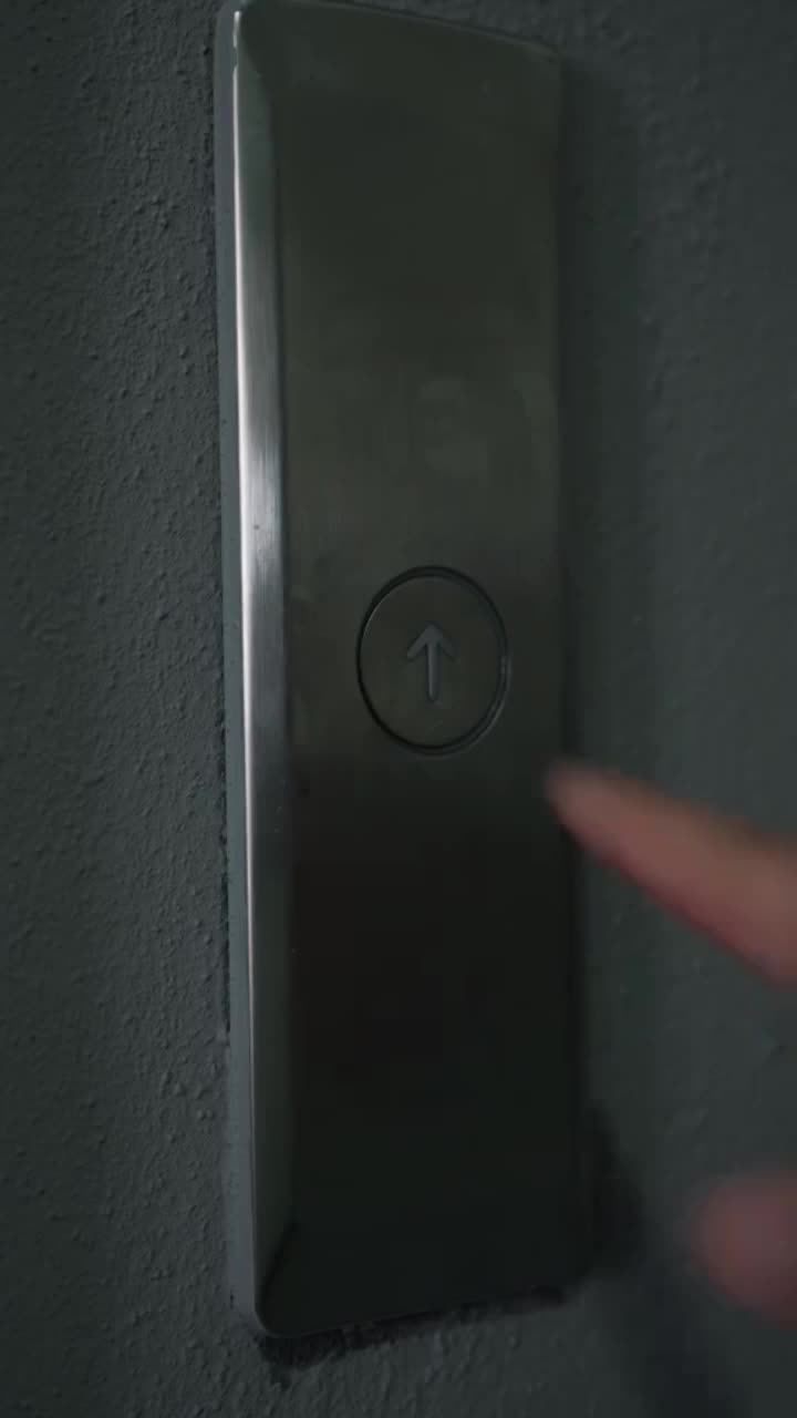 My first try of this dance but I | Evi 🌺 (@littlebirdevi)