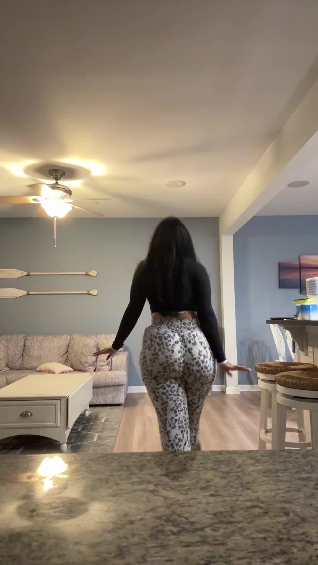 Maryeleeee (@maryelee24) - Urlebird