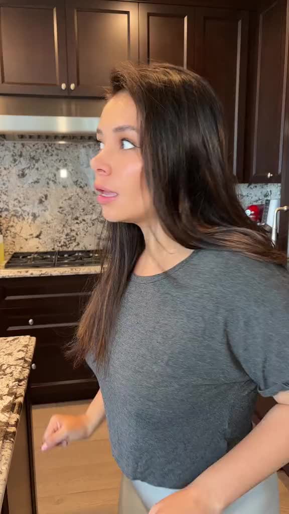 alwayssofia (@sofiasfunlittlesecret) - Urlebird