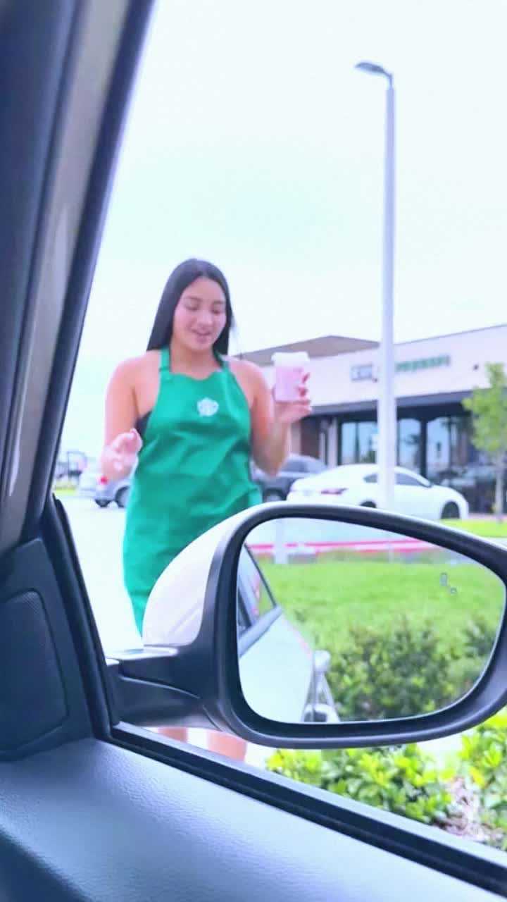 Noemy (@noemyisicool_) - Urlebird