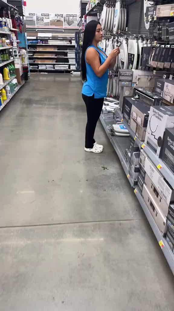 Noemy (@noemyisicool_) - Urlebird