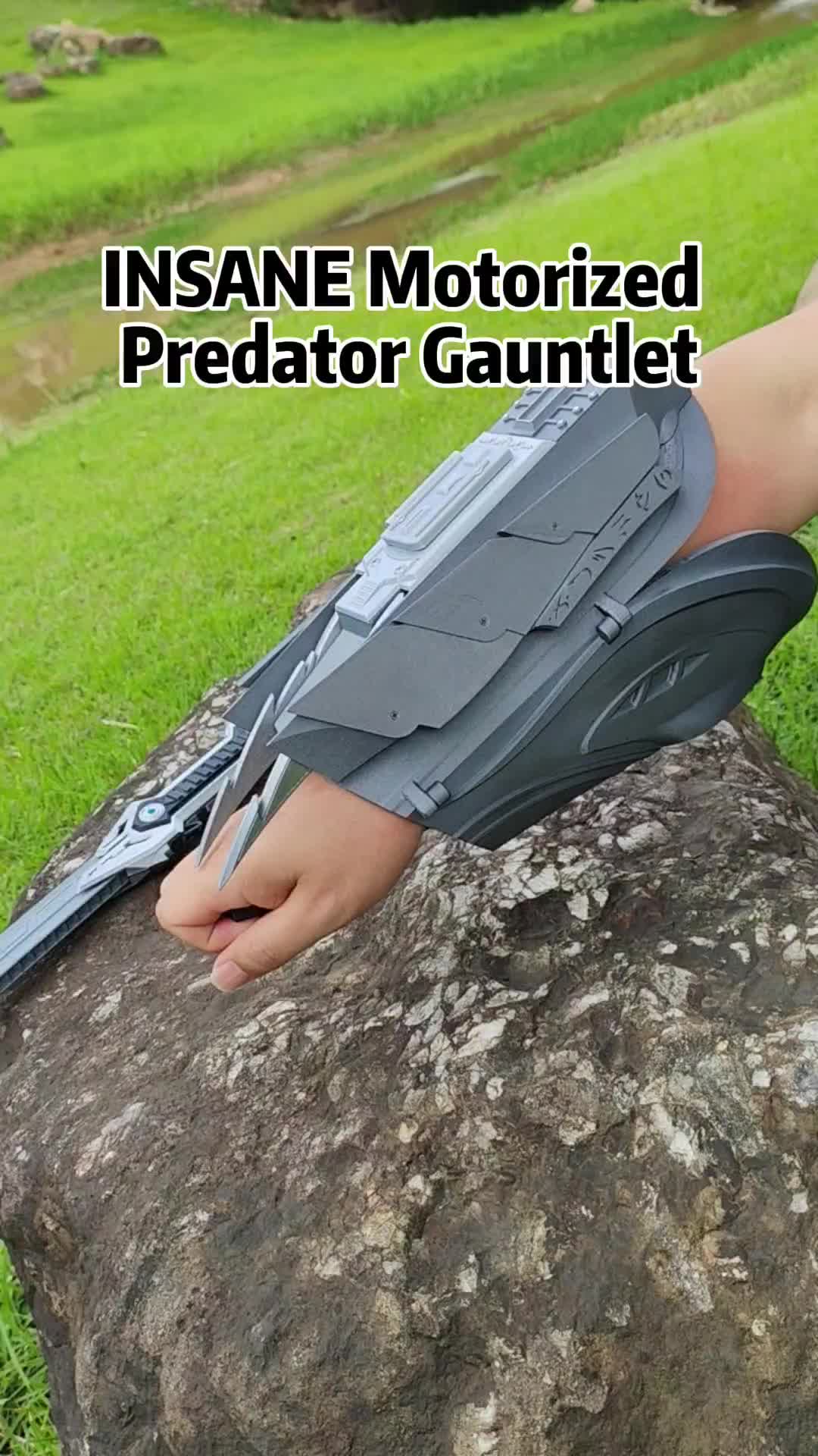i can’t with wrist brace😭😭 | lizzy porter (@thelizzyporter)
