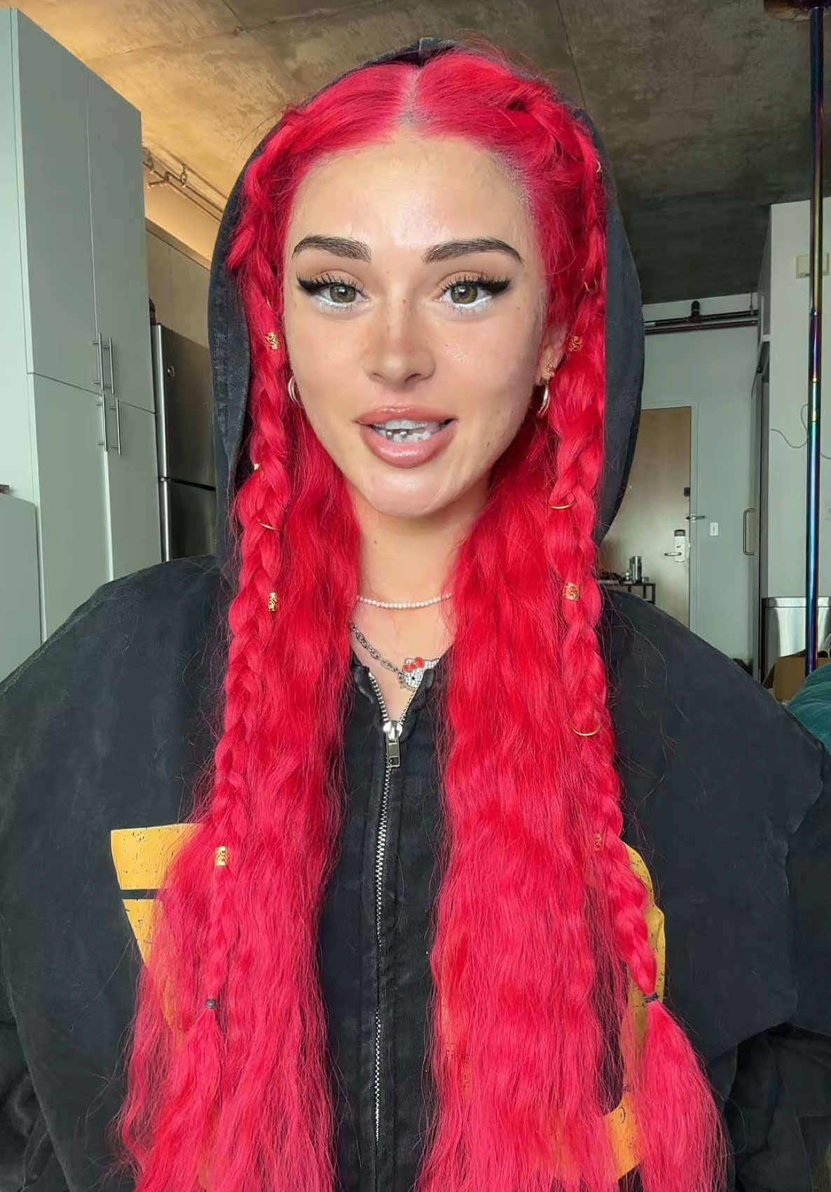 Toria Lorraine (@torialorraine) - Urlebird