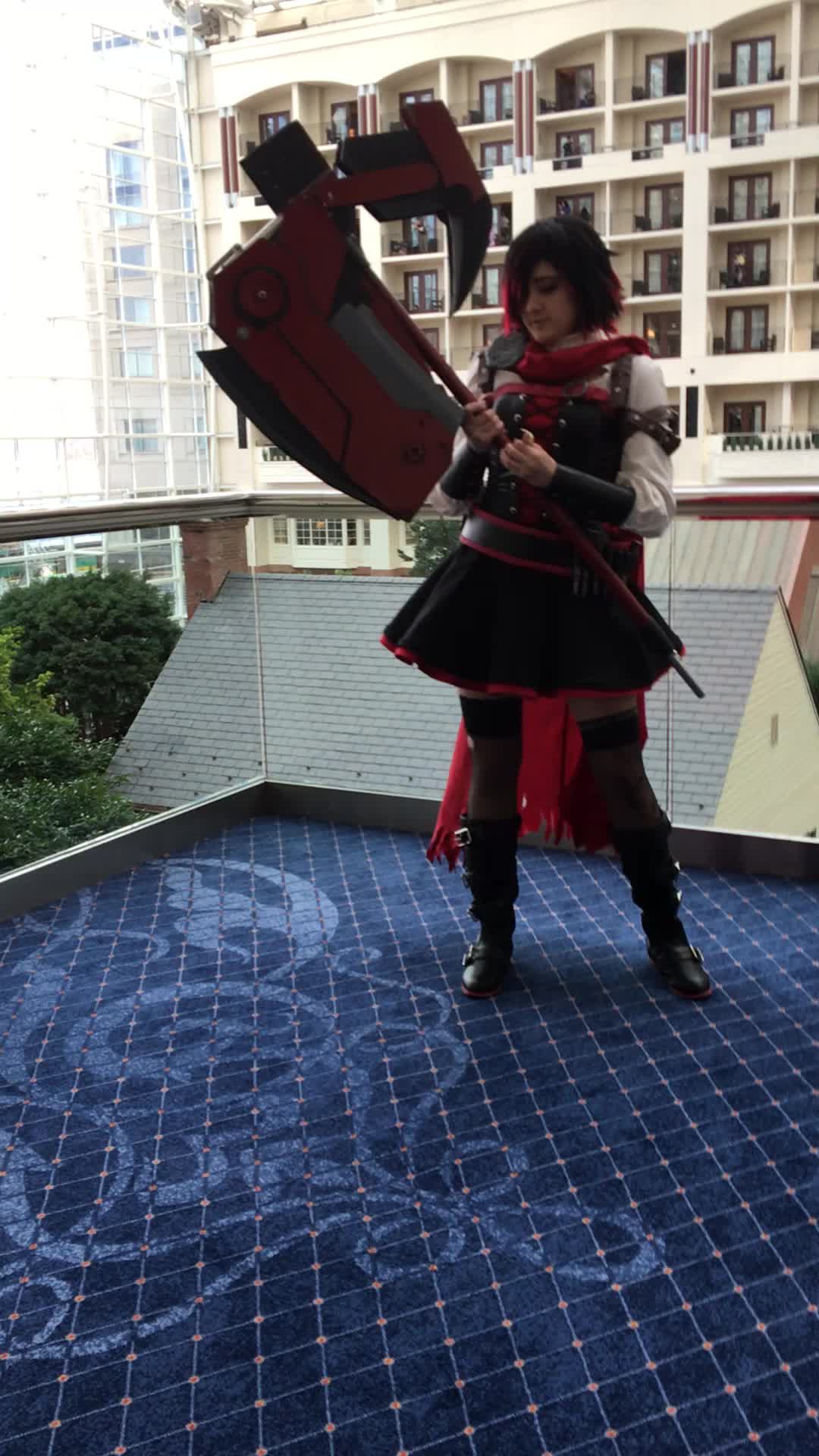 RWBY Ruby Rose and transforming | Mangoloo Cosplays (@mangoloo.cos)