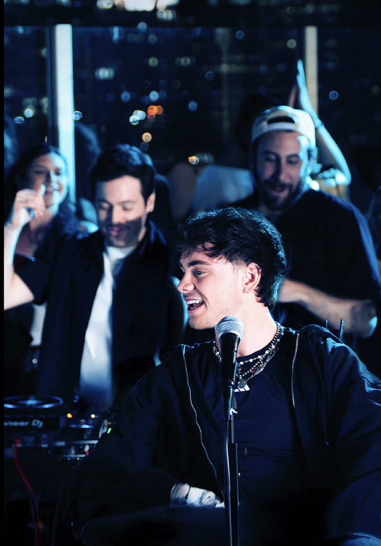 黒水着でサングラス🕶️ 夏全開！ #滝と川 #星瑠菜 #姉妹 | 💫星瑠菜💫ほしるな (@hoshi_runa_)