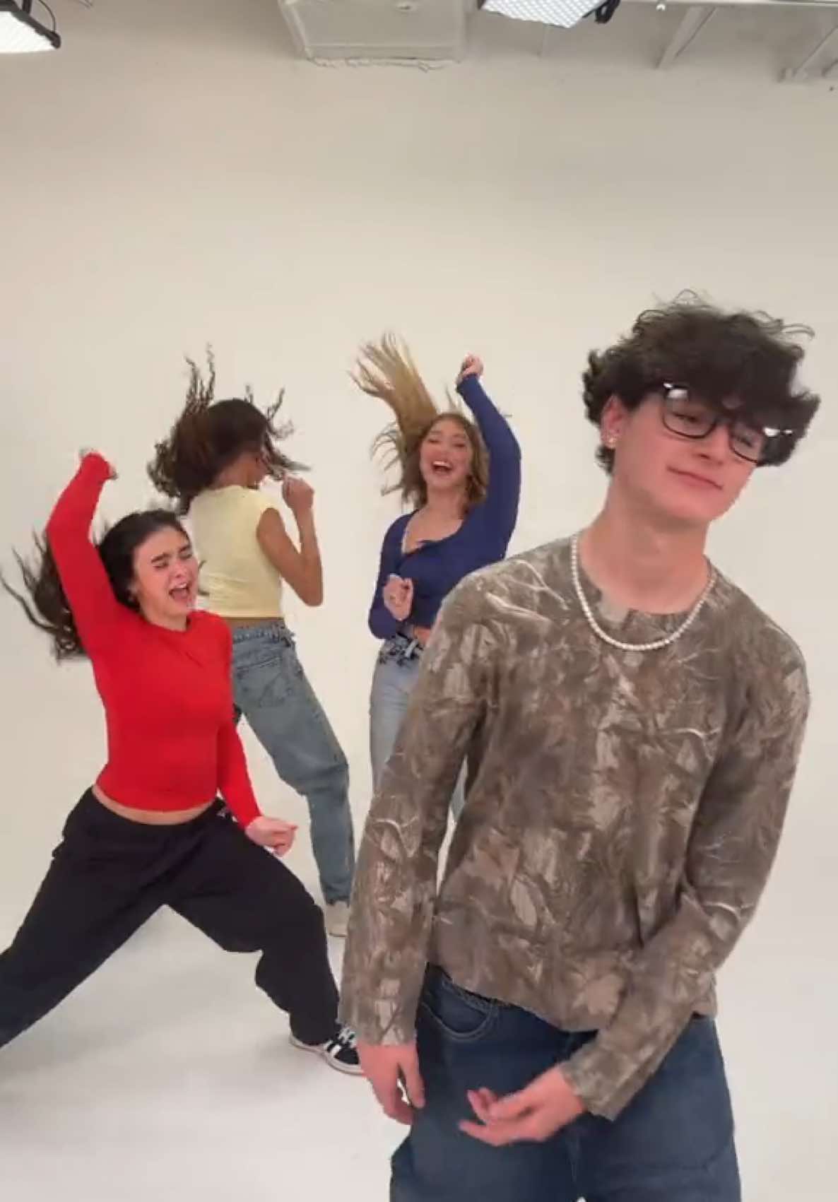 ROCK SQUAD (@rocksquadofficial) - Urlebird