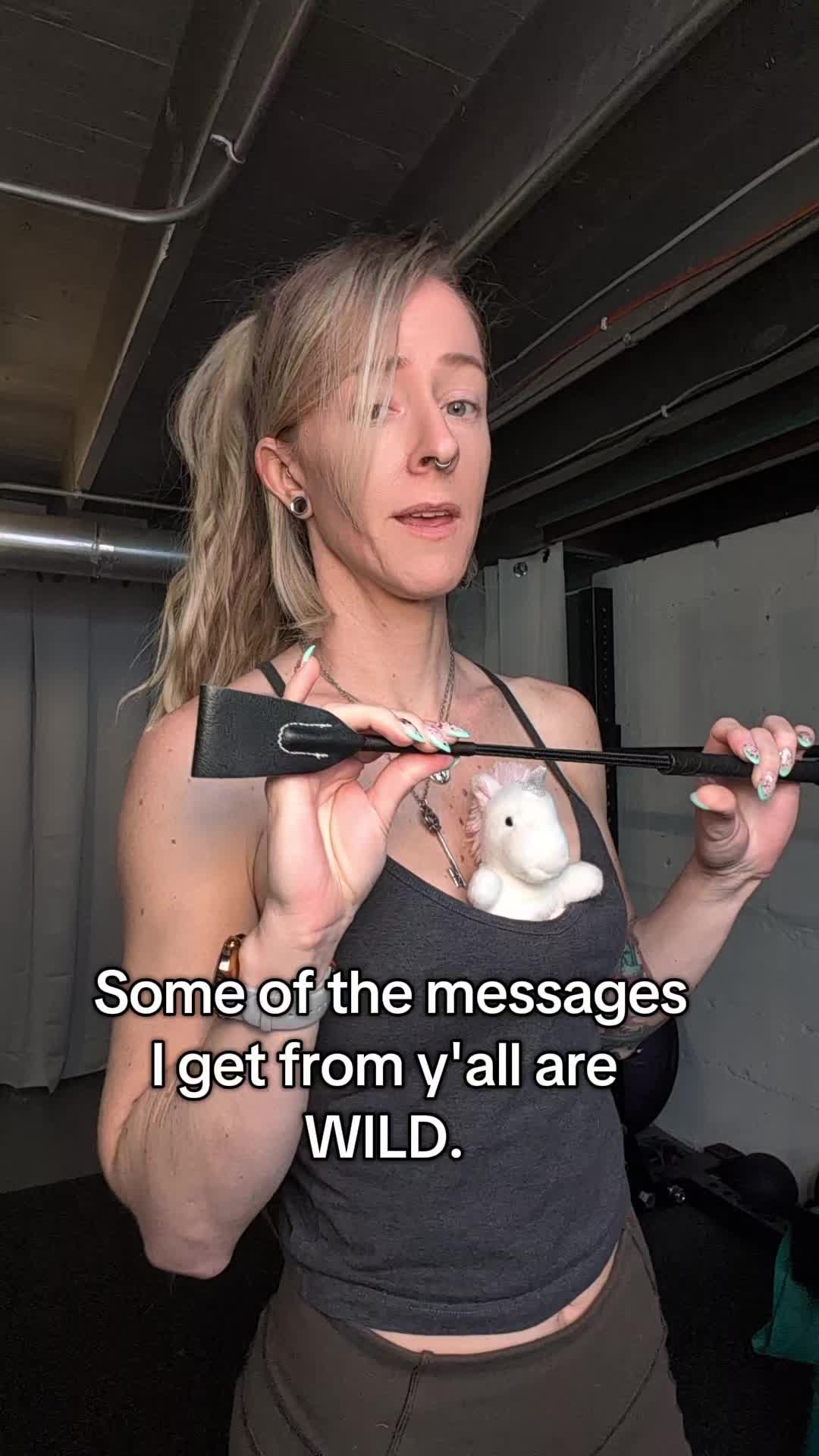 Carmilla_Vess (@carmilla_vess) - Urlebird