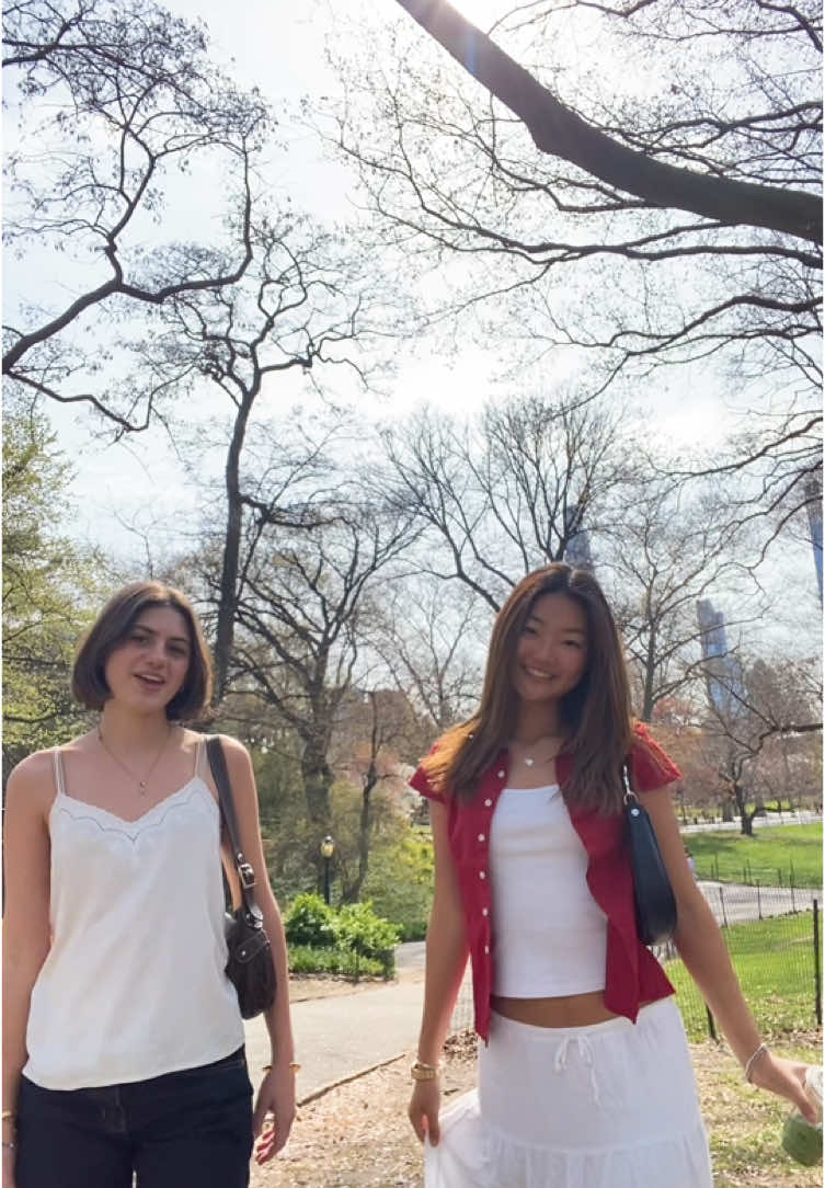 Reunited with my city girl 🚕 @claire | kris (@kristinemin_)