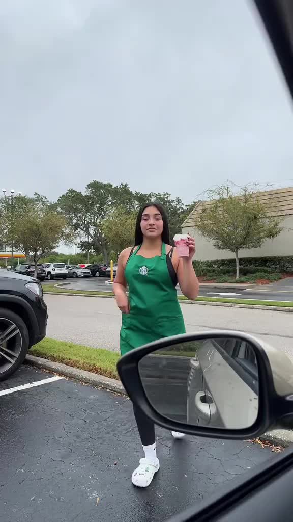 Noemy (@noemyisicool_) - Urlebird