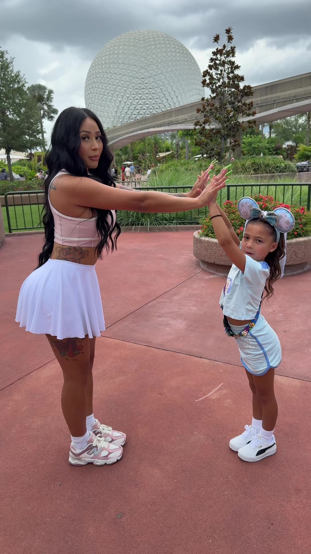 Maria Estella (@mariaestella_xo) - Urlebird