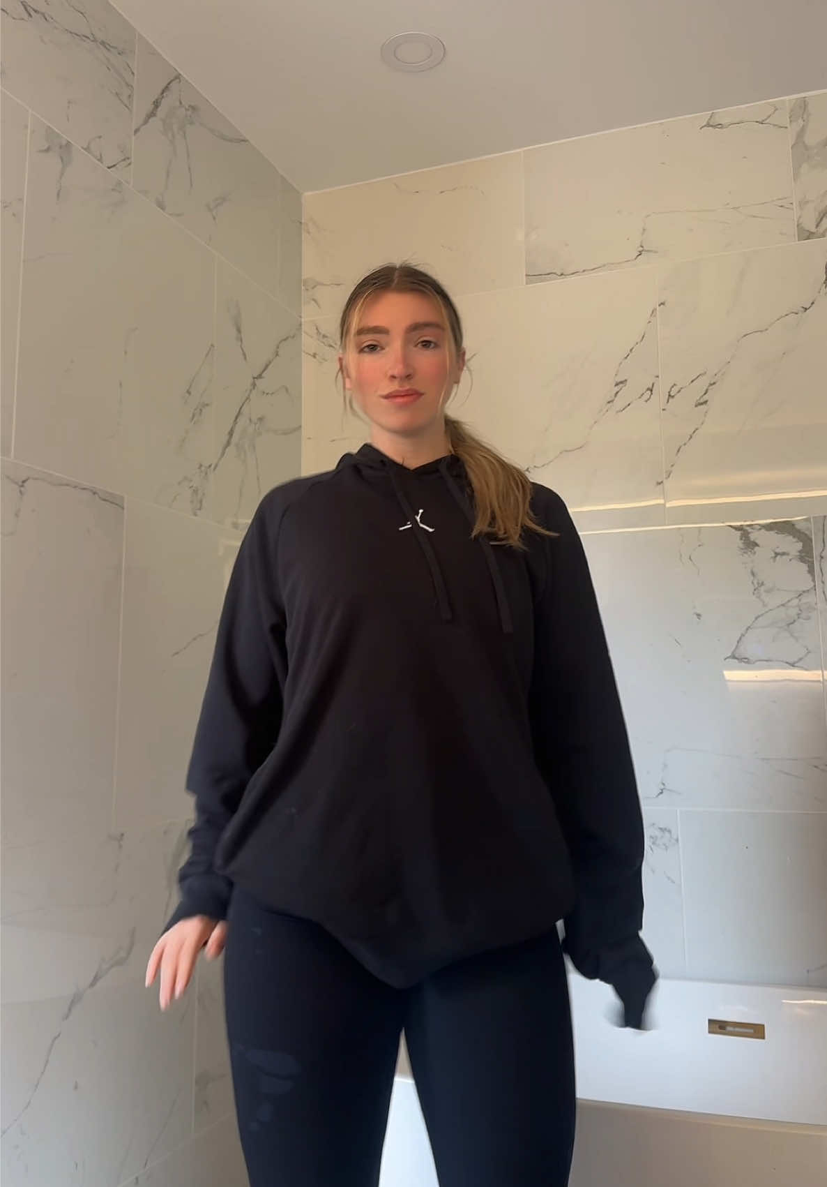 Carley (@carleycakeee) - Urlebird