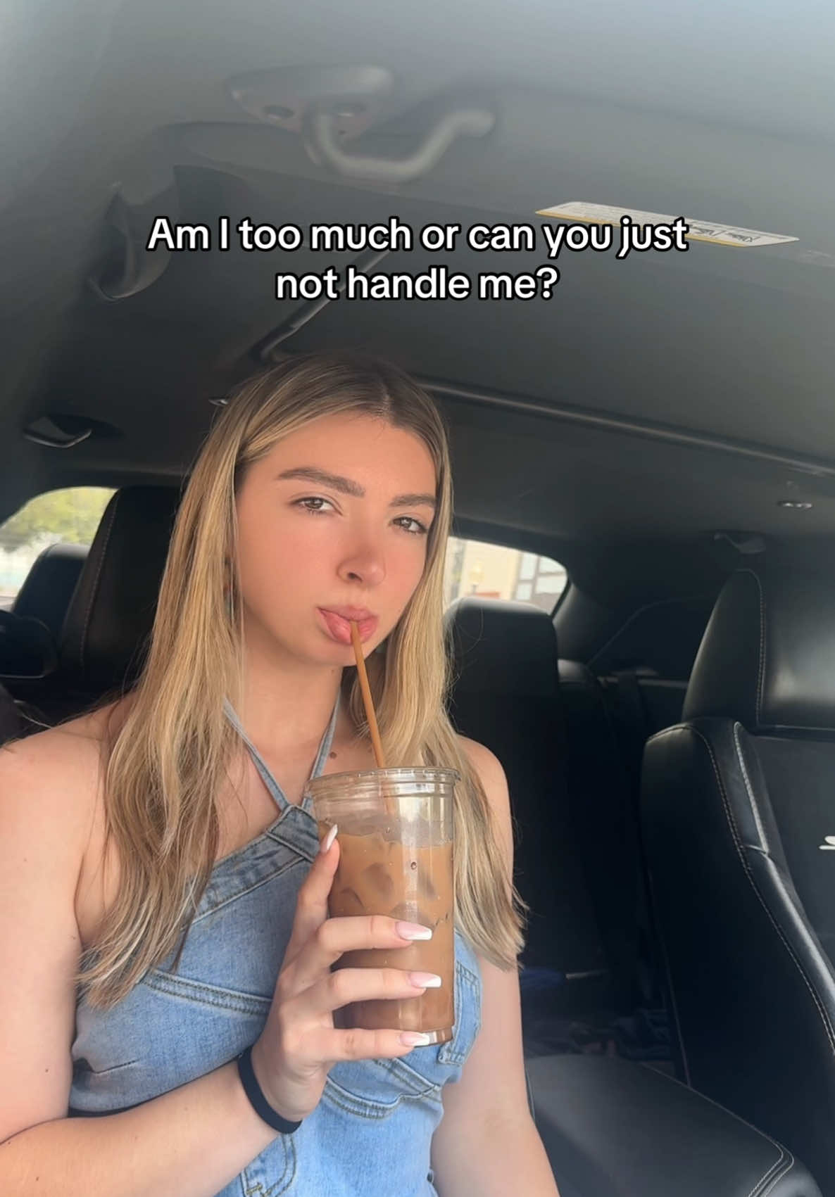 Carley (@carleycakeee) - Urlebird