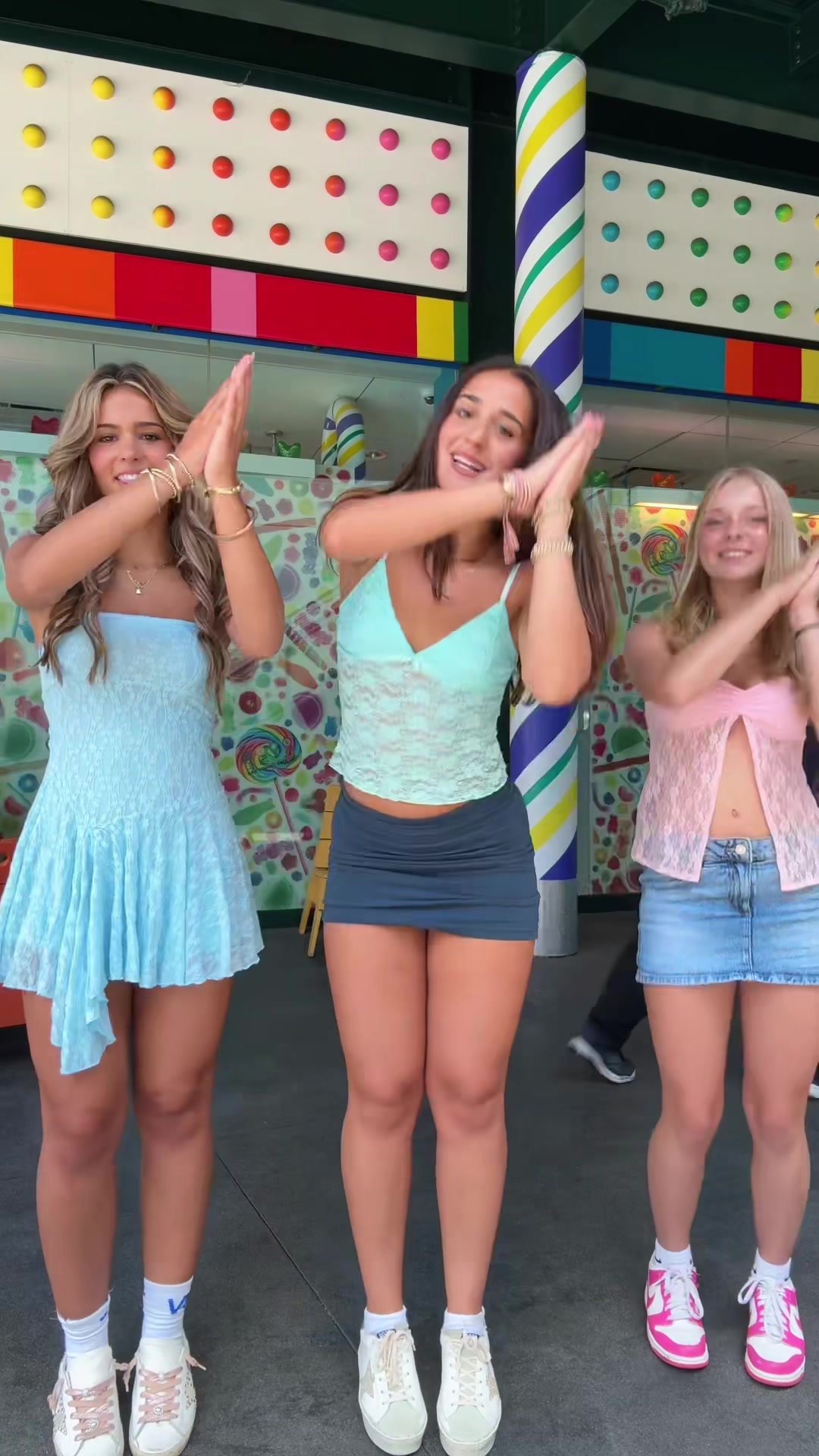 PARDISS (@pardisscarelllo) - Urlebird