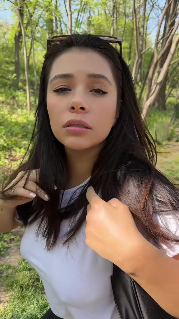 alwayssofia (@sofiasfunlittlesecret) - Urlebird