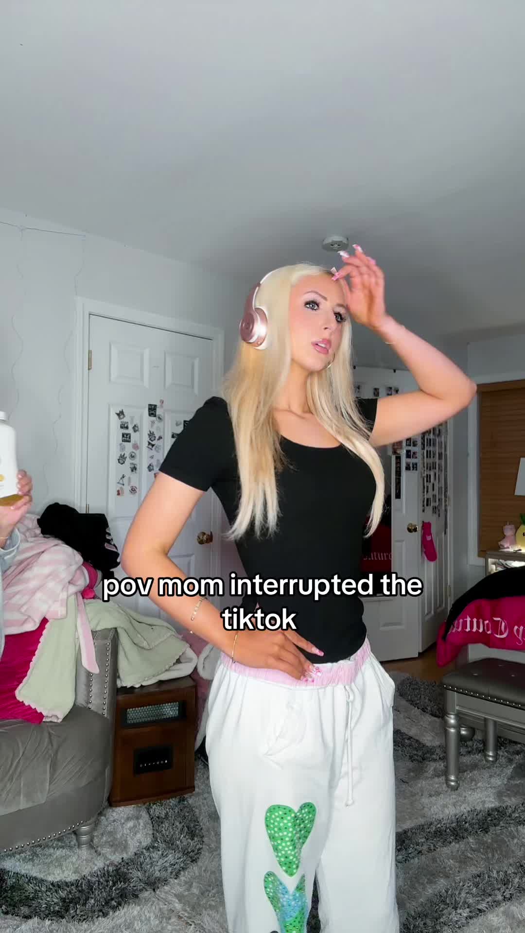 hold up... come here... lemme just take | Gabrielle Allaire (@buff_barbie)