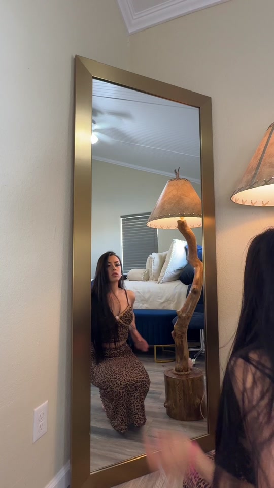 Marley Trapped Under Leena #leena | potateymatey (@potateymatey)