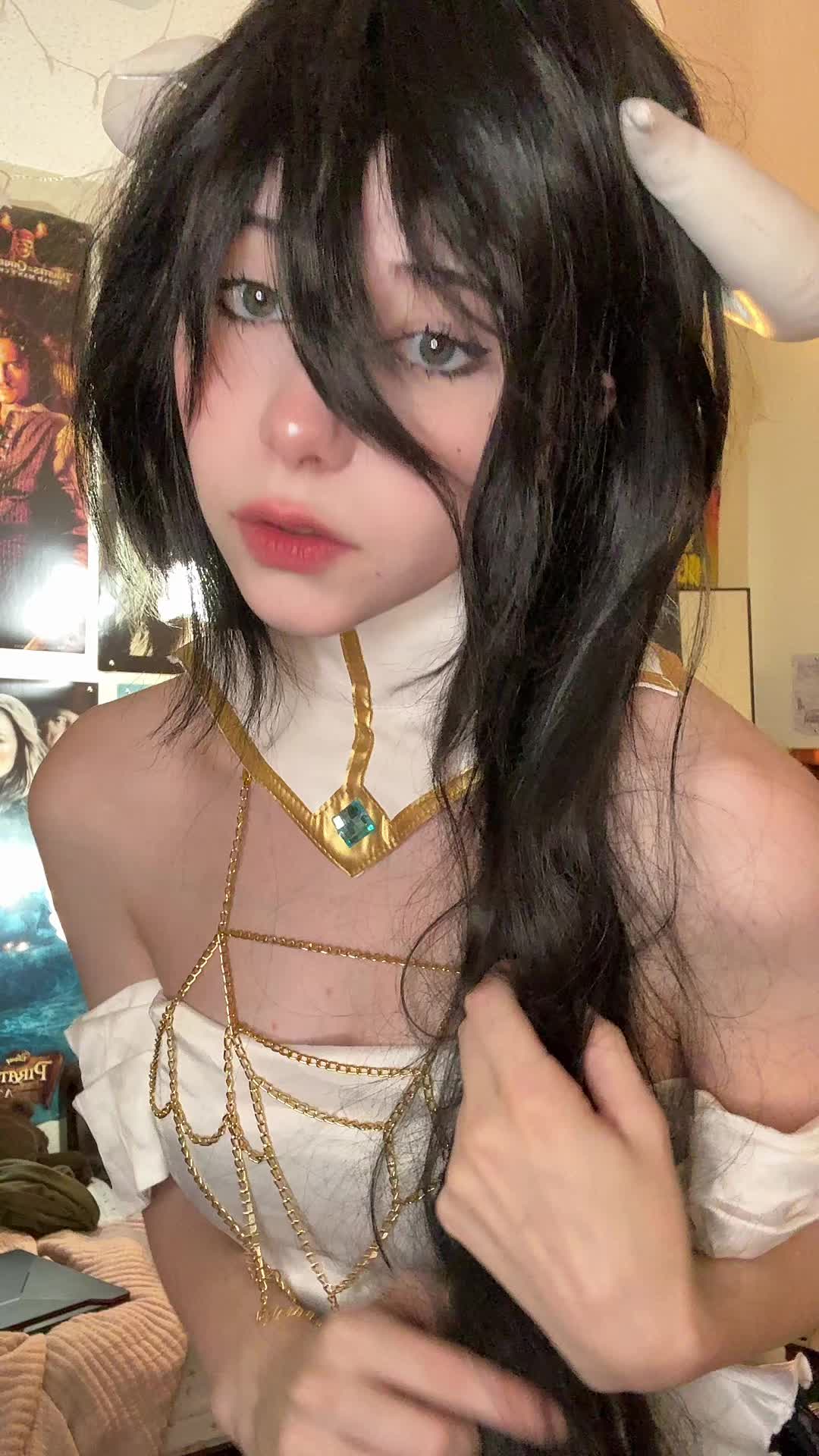 ash🐝 (@ashisbees) - Urlebird